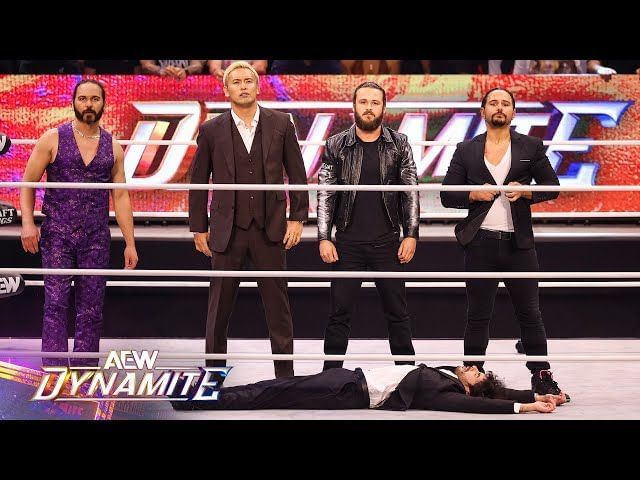 [WATCH] Seconds after Tony Khan is attacked on AEW Dynamite, the crowd ...