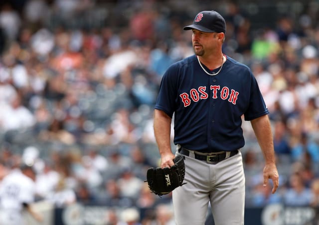 "Straight up sobbed" ; "Threw a knuckle too" - Fans get emotional as ...