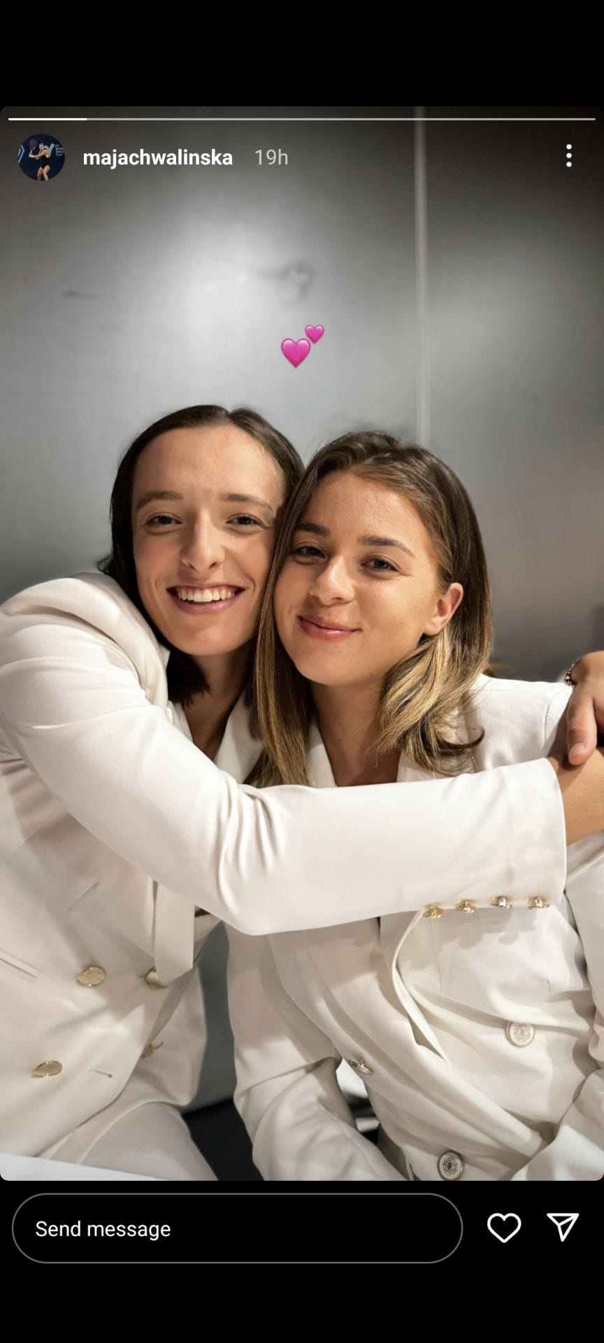 Iga Swiatek reunites with former doubles partner Maja Chwalisnka at the ...