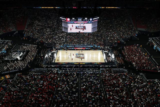 Purdue vs UConn NCAA championship announcers today (April 8): Full list ...