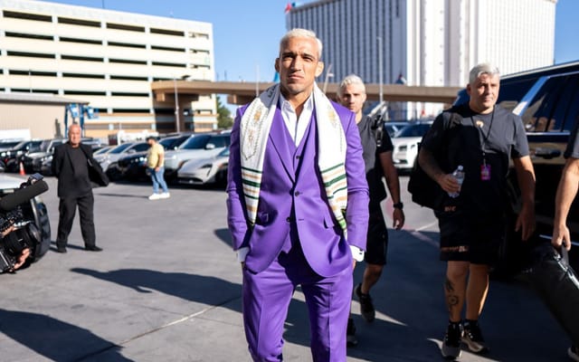 UFC 300: Israeli fighter reacts to Charles Oliveira arriving at UFC 300 ...