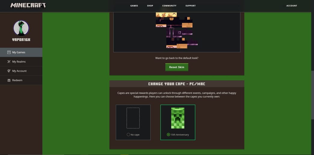 How to equip capes in Minecraft