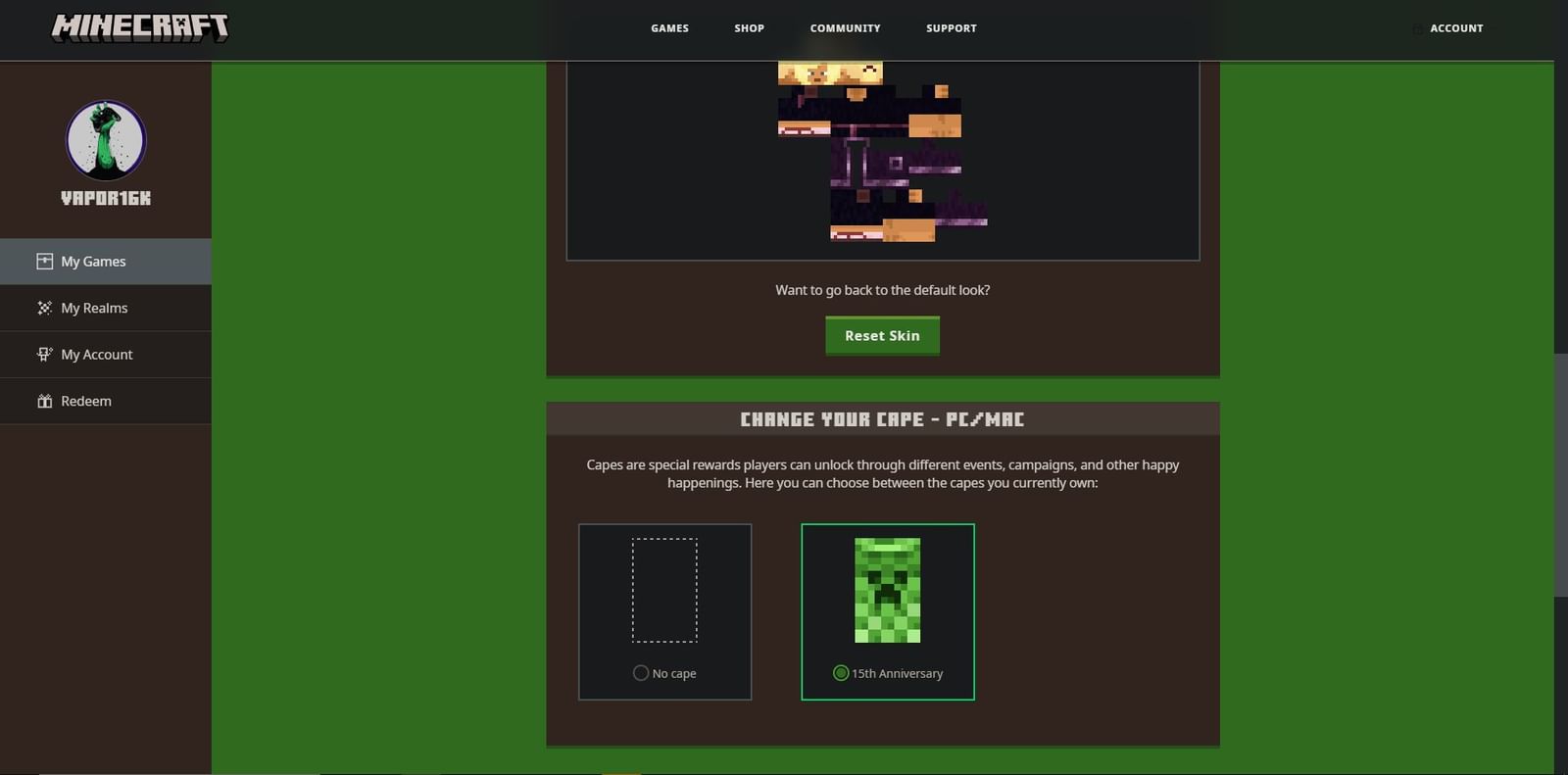 How to equip capes in Minecraft