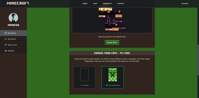 How to equip capes in Minecraft