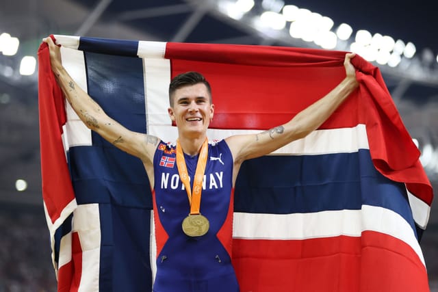 WATCH: Jakob Ingebrigtsen dives before finish line to win 1500m title ...