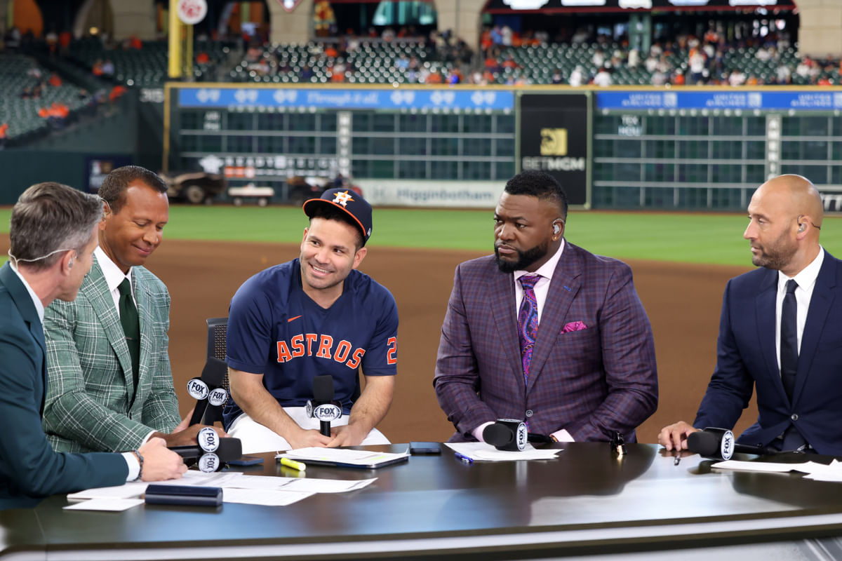 PHOTO: Derek Jeter shares a frame with NFL legend Deion Sanders at Fox ...