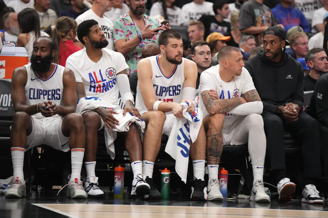 "Moving to an arena with 1500 toilets for a reason": NBA fans bring ...