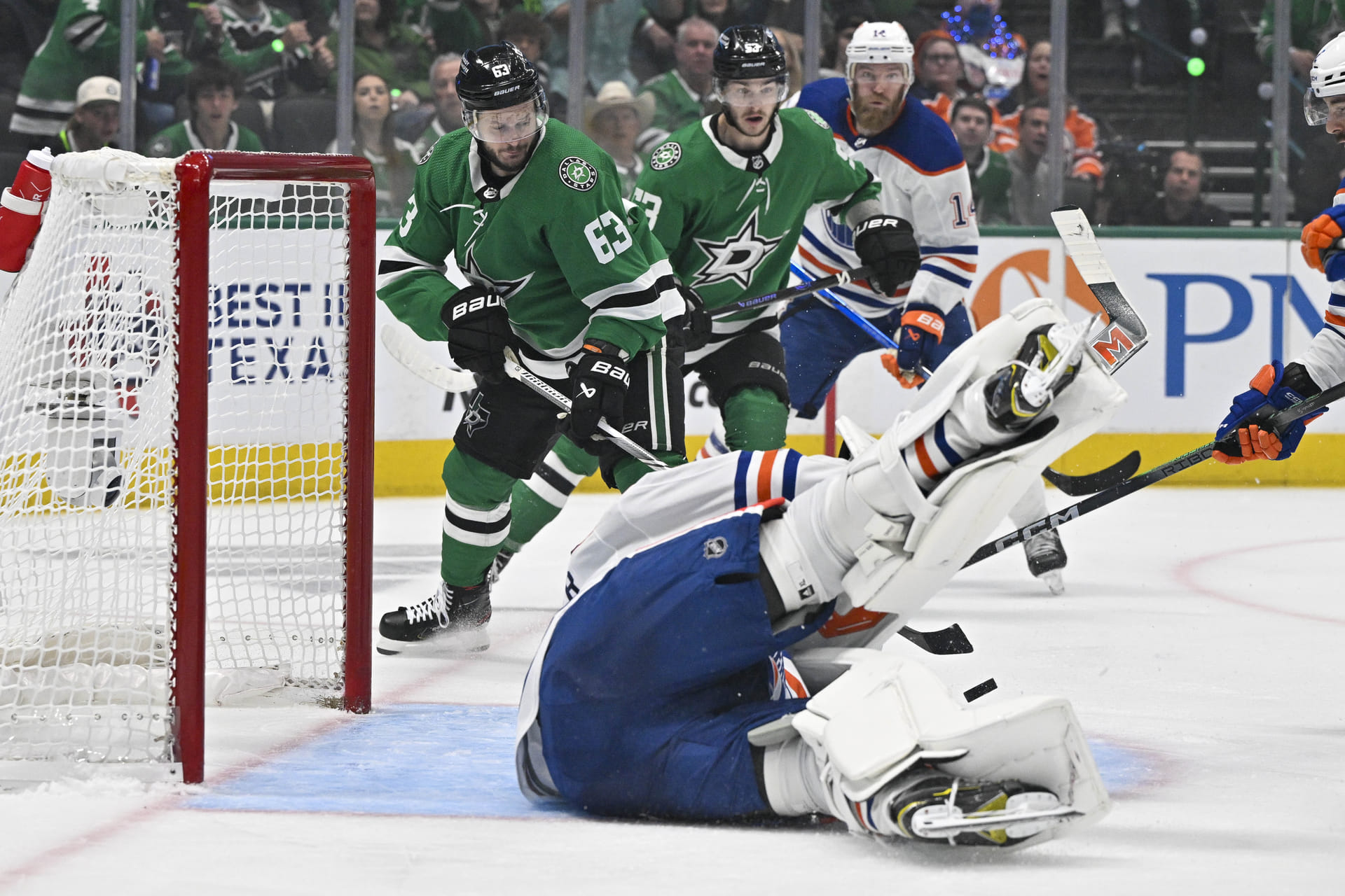 3 Edmonton Oilers players who disappointed in Game 3’s 5-3 loss to ...