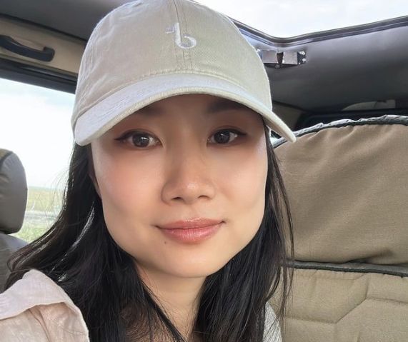Shuang Hu's Profile, Net Worth, Age, Height, Relationships, FAQs