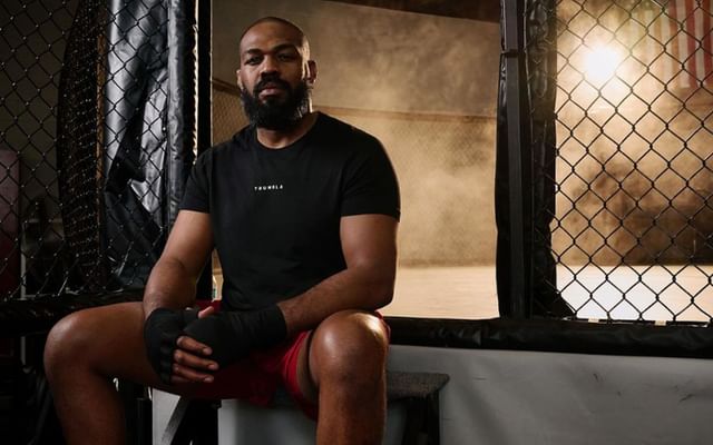 Jon Jones gives update on "depressing" pec injury, apologizes to fans ...