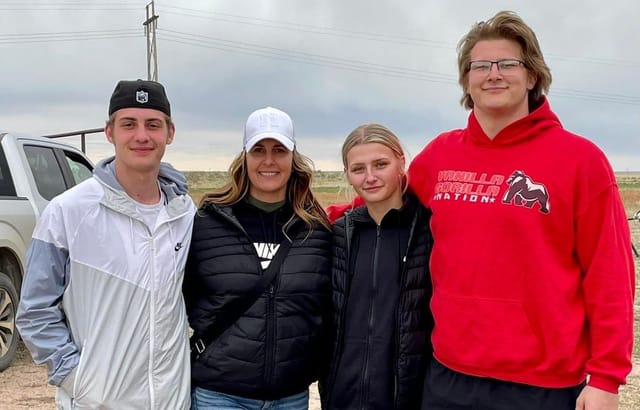 Who are Ty Robinson’s parents? Meet his parents Tresha Robinson and ...