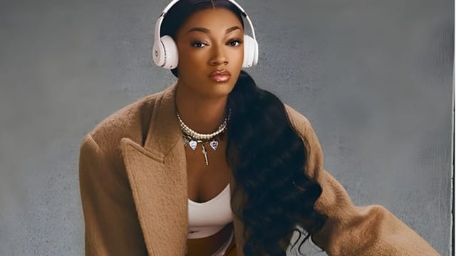 "The Chicago girls do it the best": Angel Reese shows off glittering ...