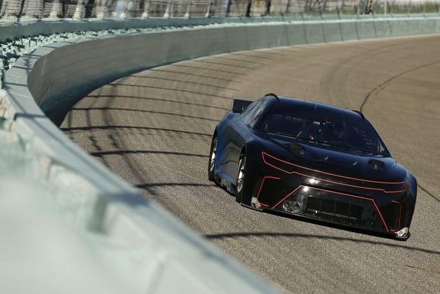 NASCAR Basics: What is the difference between Drafting and Slingshotting?