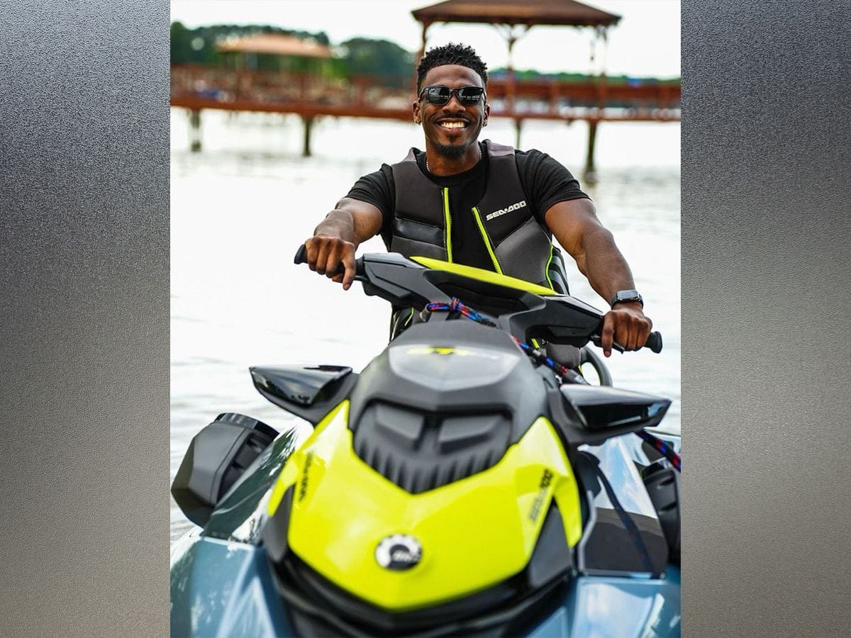 Where to follow Clay Gravesande from Love is Blind season 6 on ...