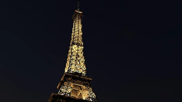 5 best real-life towers to build in Minecraft