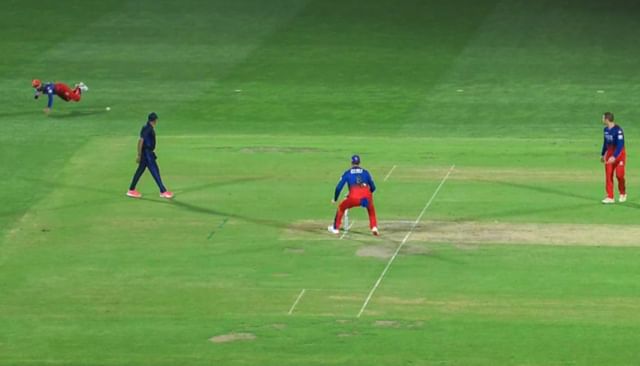 [Watch] Virat Kohli pulls off spectacular direct hit from the deep to send Shashank Singh ...