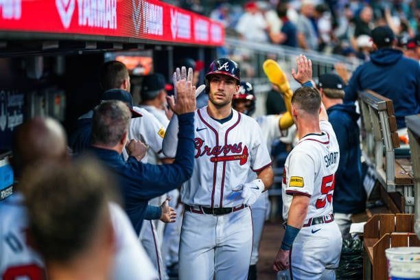 Who is the Atlanta Braves manager as of 2024?