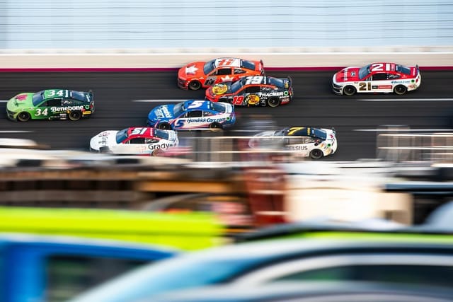 Can NASCAR cars touch each other?