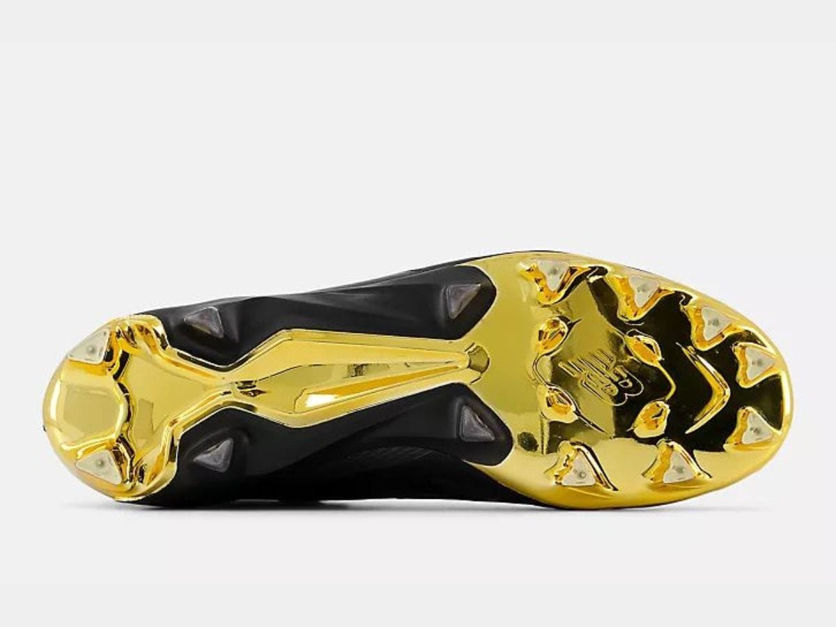 New Balance football boots: New Balance Fortress football boots in ...