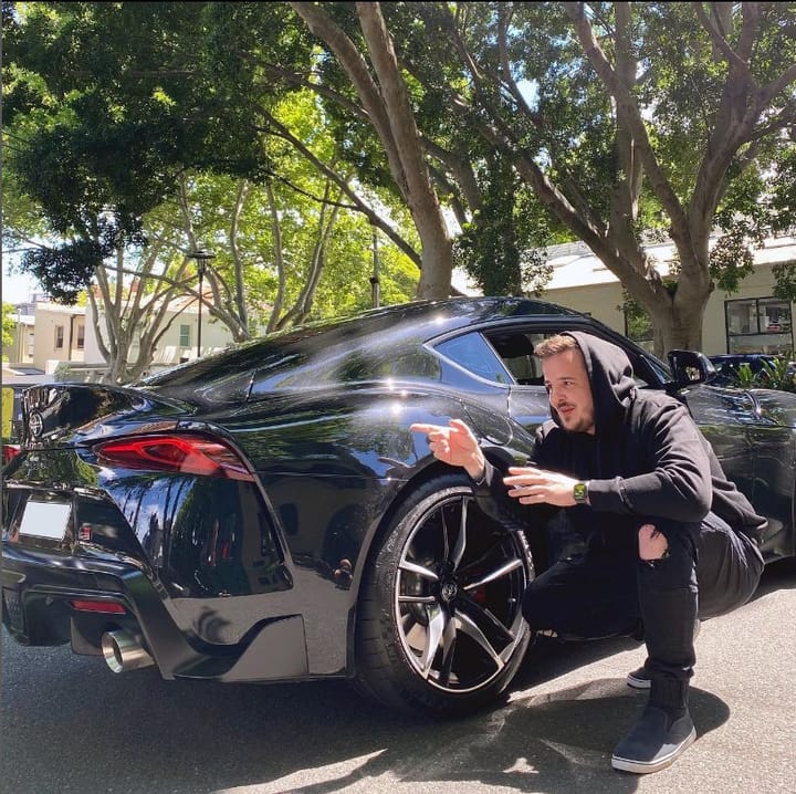 How much is Mully’s Net Worth? Income, Expenses and more.