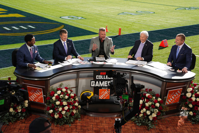 "Hell Yeah" "GameDay ruined": CFB fans divided over Pat McAfee's ...