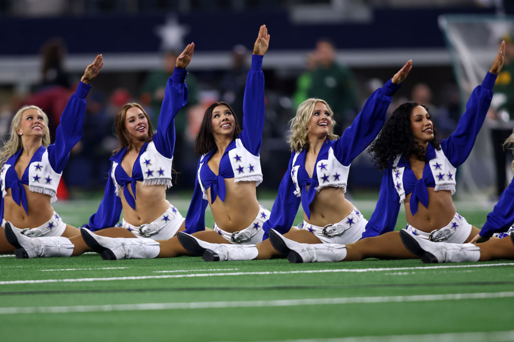 How much do Dallas Cowboys cheerleaders make? Average salaries for ...
