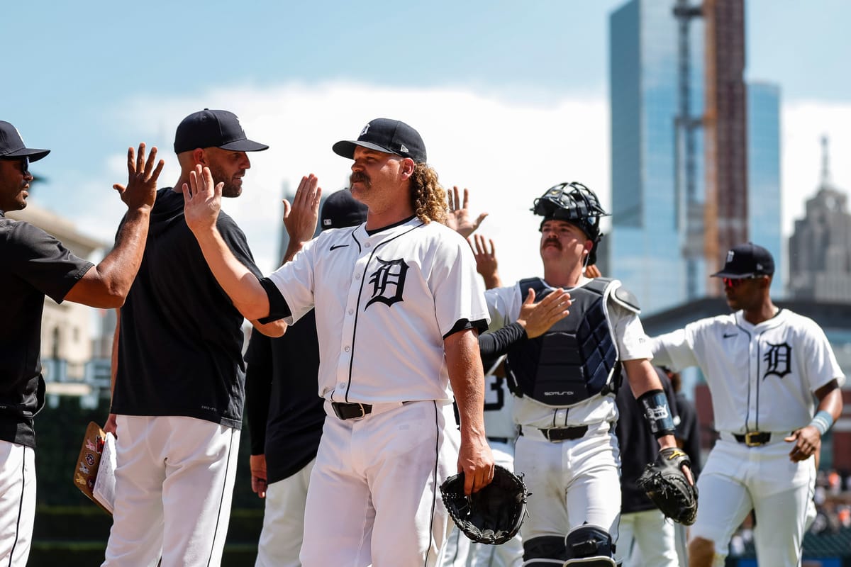 "Umpires this year have been the worst" "Ump show strikes again" - Fans ...