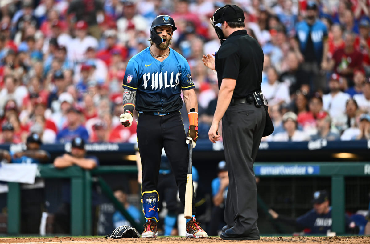 "Bro no way he did that", "He must hate losing to this team" - MLB fans ...