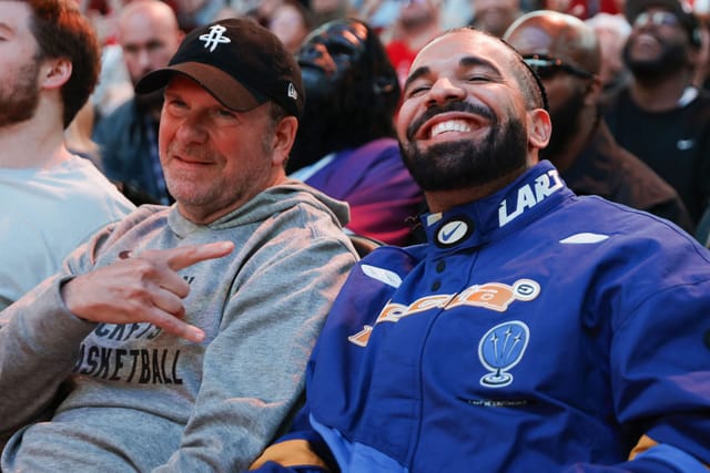 NBA fans clown Drake for rocking Michael Jordan-esque outfit: "Trying ...