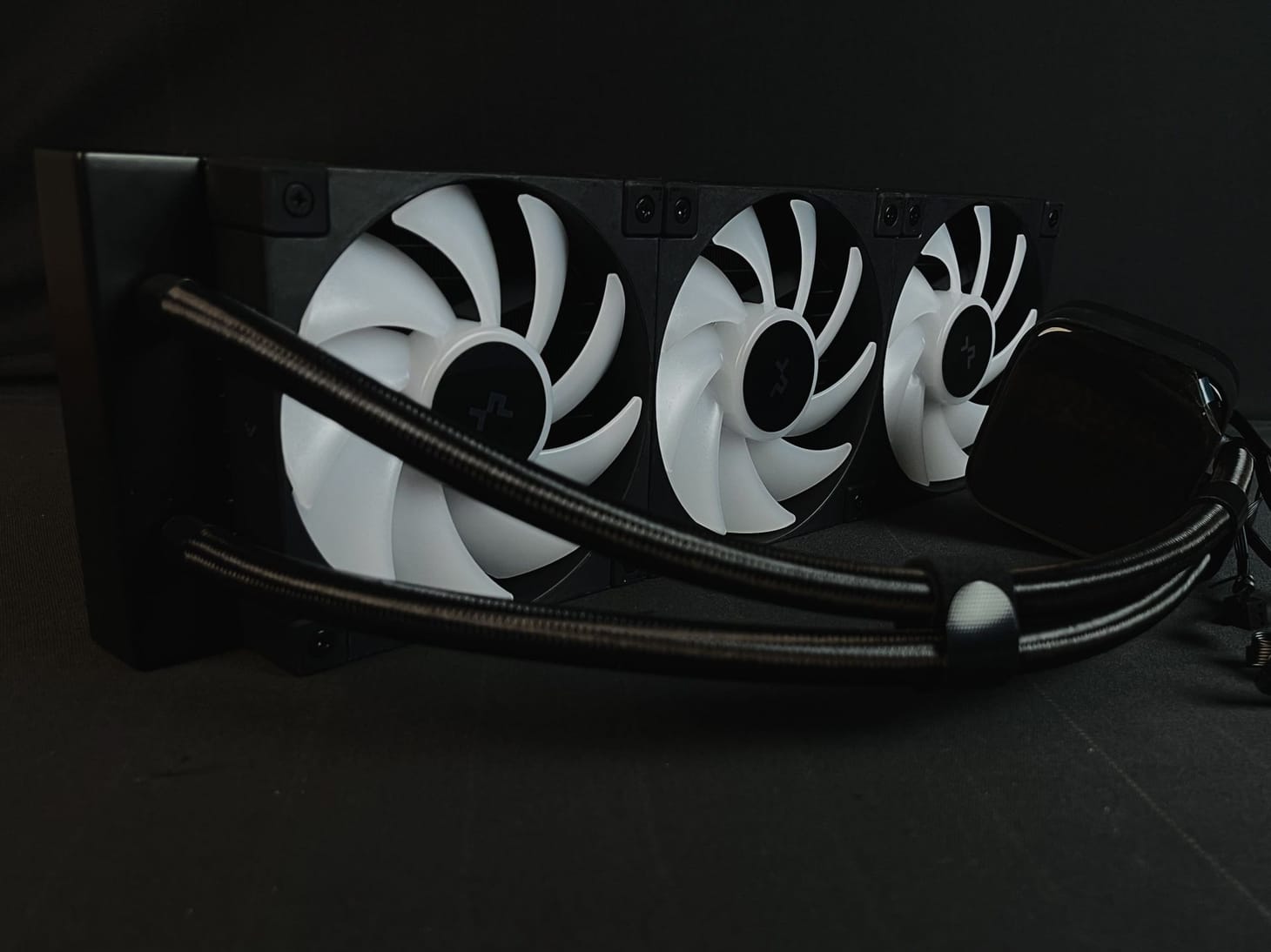 Deepcool LD360 AIO review: Real-time stats on a budget