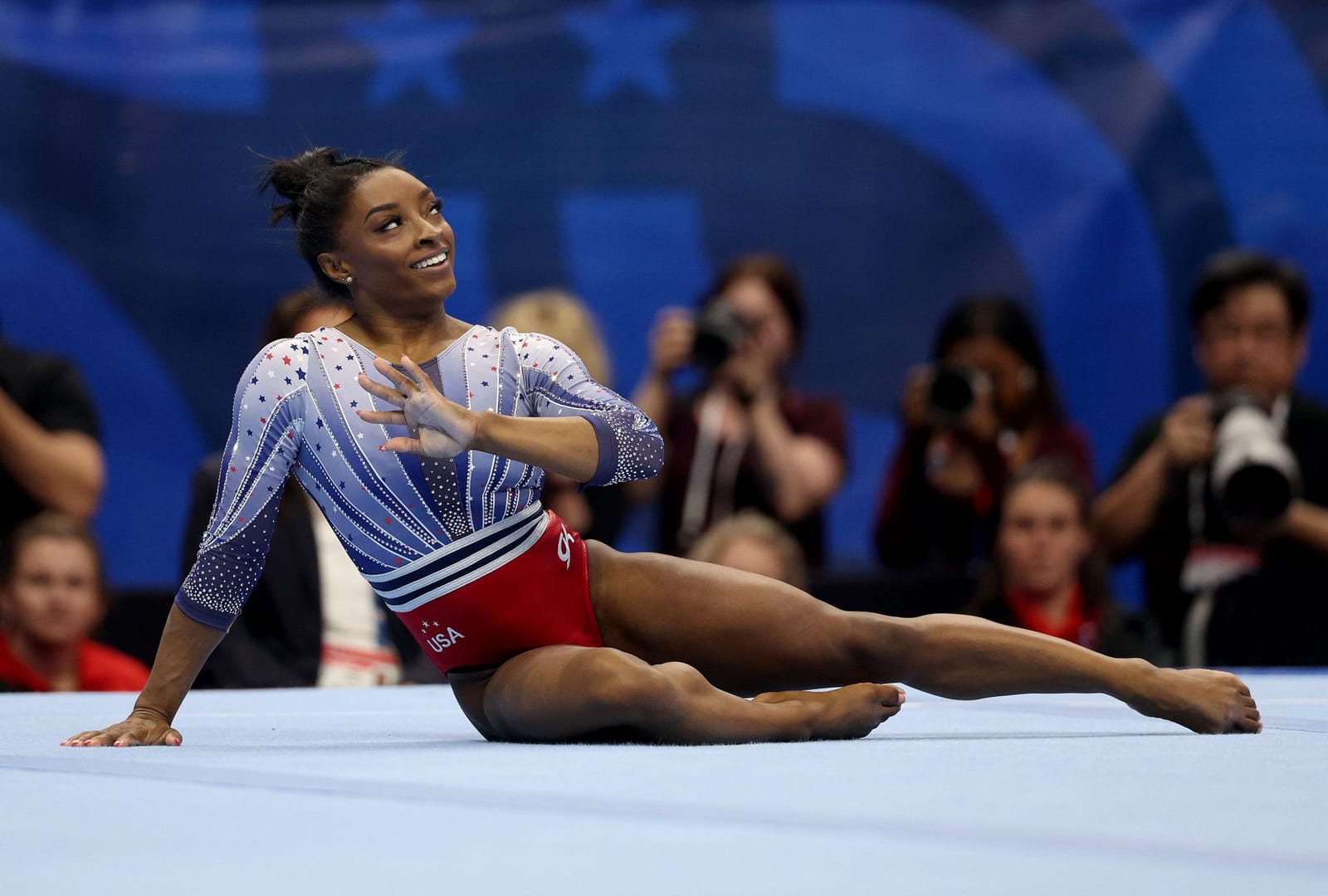 "So powerful and inspiring": Iga Swiatek reacts to Simone Biles' floor ...