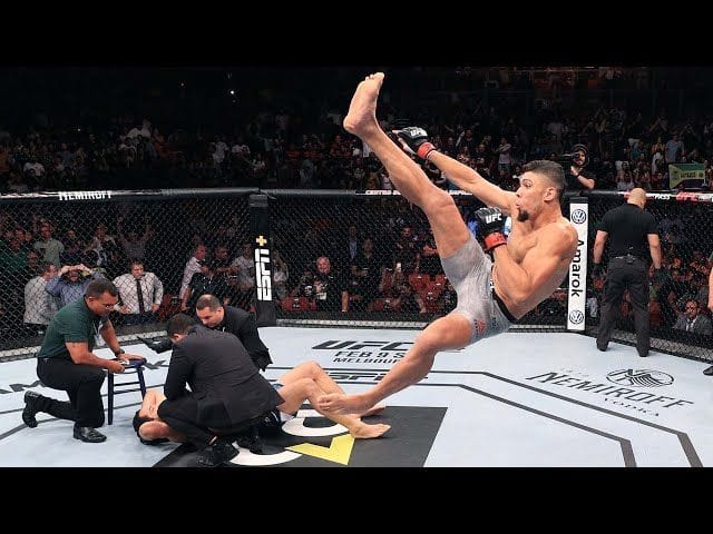 What is Johnny Walker's fighting style?