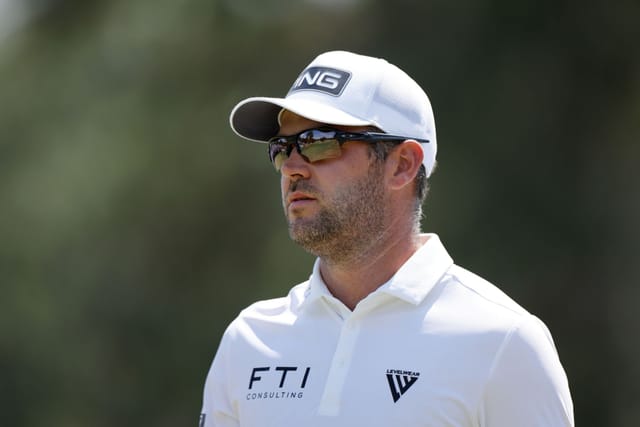 What's in Corey Conners' bag?