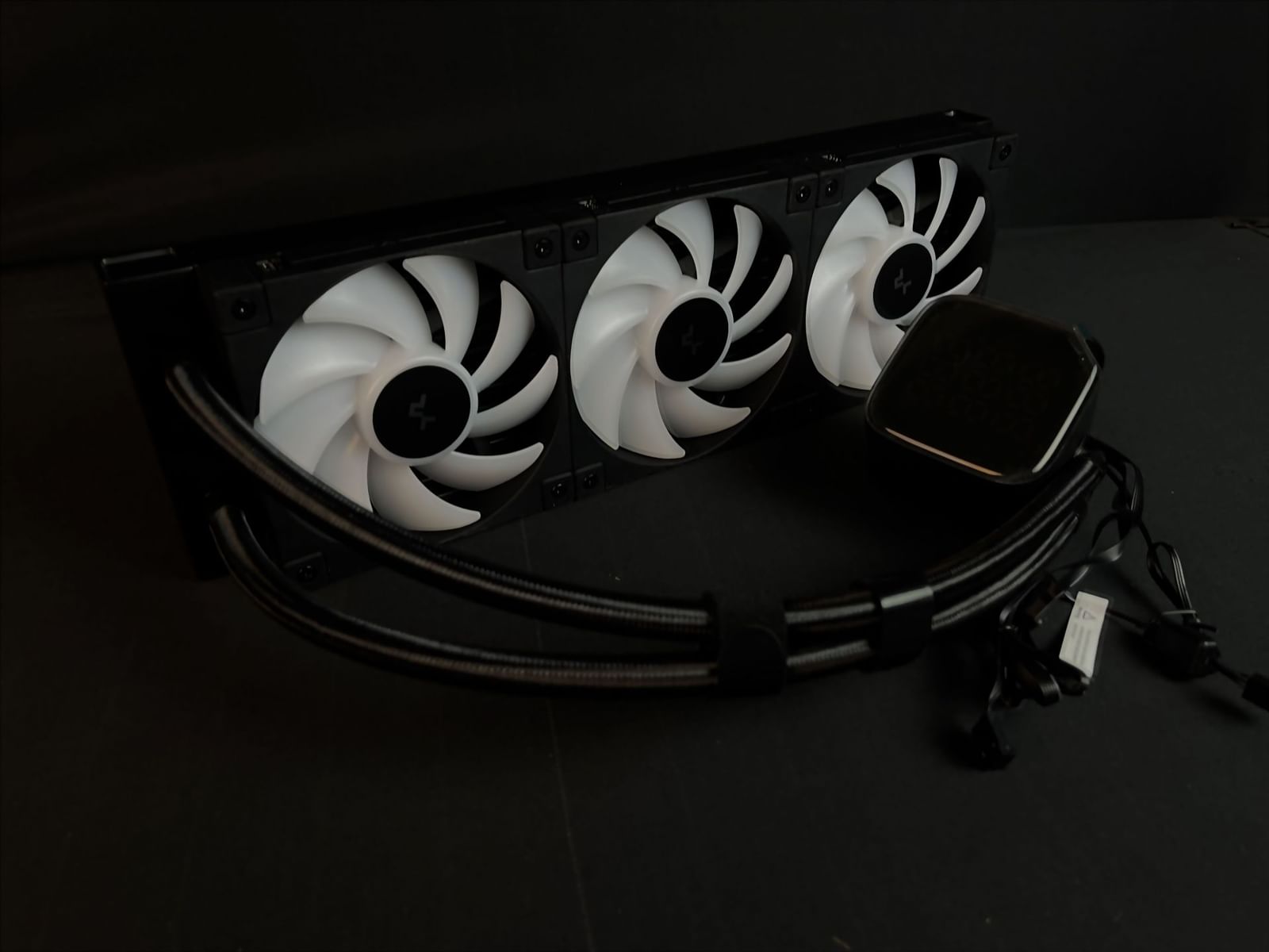 Deepcool LD360 AIO review: Real-time stats on a budget