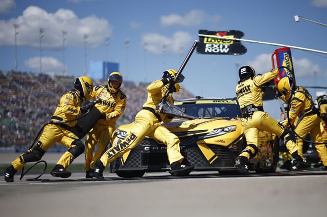 Inside the job of a NASCAR Interior Mechanic: What you need to know