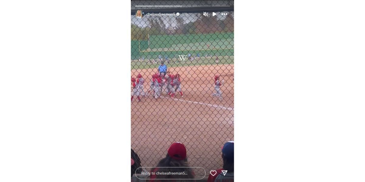 "Getting ready to deal at mini Dodger stadium" - Proud mom Chelsea ...