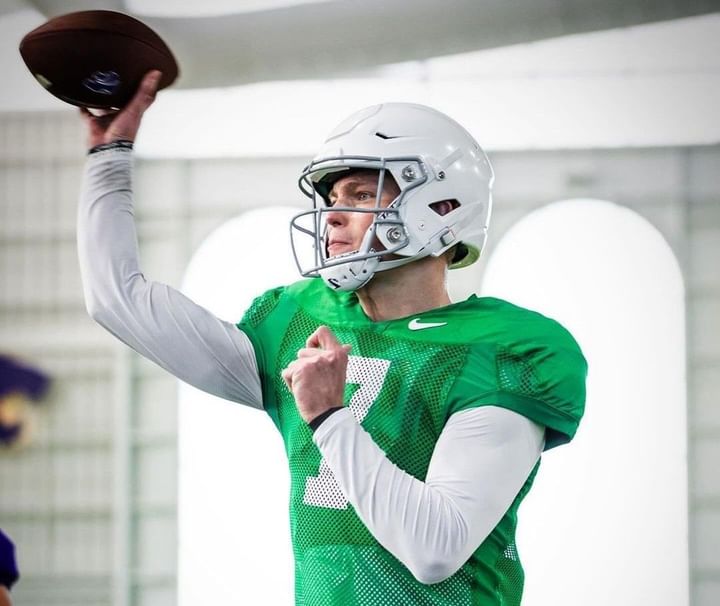 Who are Jacob Knuth’s parents? Meet his parents Jenny Knuth and Mike Knuth.