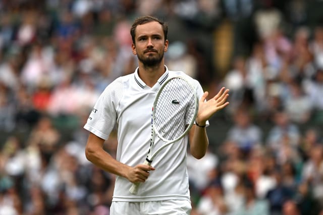 WATCH: Daniil Medvedev takes his frustration out on the grass at Halle ...