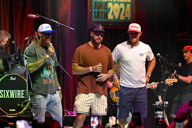 WATCH: George Kittle's dad drops his best Travis Kelce impression