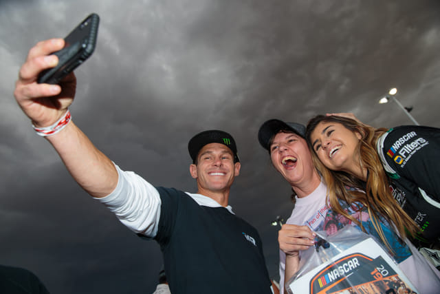 "She went out getting podiums & beating boys": When Brian Deegan ...