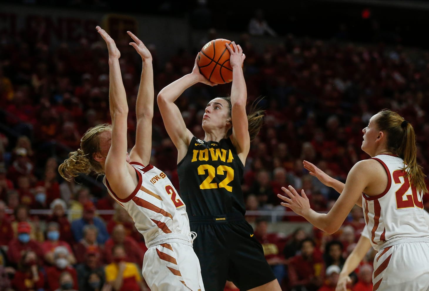Diana Taurasi vs Caitlin Clark statistical comparison: H2H college ...