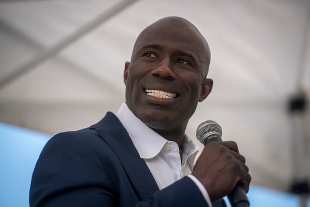 WATCH: Broncos legend Terrell Davis' attorney releases BTS video of NFL ...