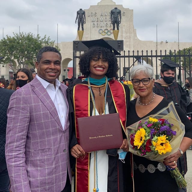 Anna Cockrell Family - Father, Mother, Siblings, Wife, Kids