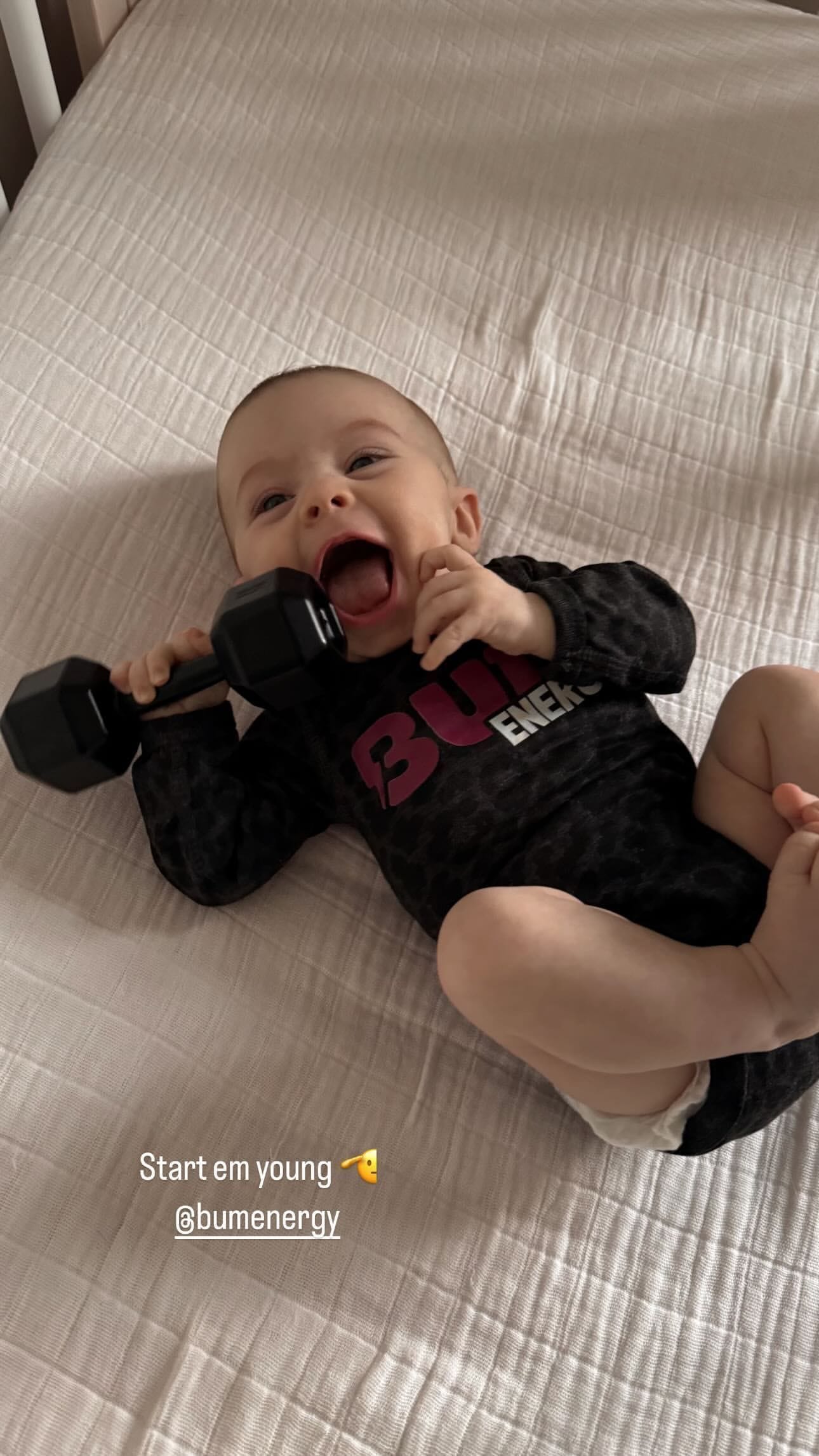 Chris Bumstead shares adorable picture of 3-month-old daughter lifting ...