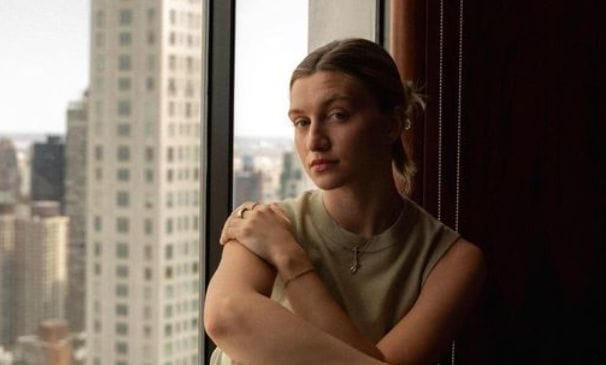 Where is Anna Sitar from?