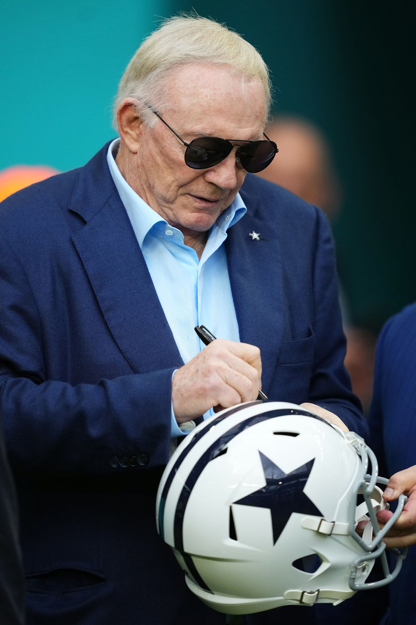 Latest on Jerry Jones’ lawsuit: Cowboys owner forced to postpone press ...