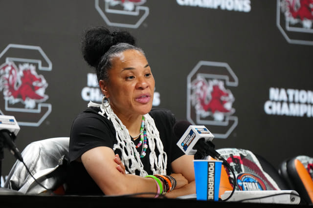 Dawn Staley gives verdict on two-horse WNBA ROY race between Angel ...