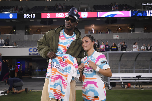 "Did you just call me African?" - Jimmy Butler jokes around with a fan ...