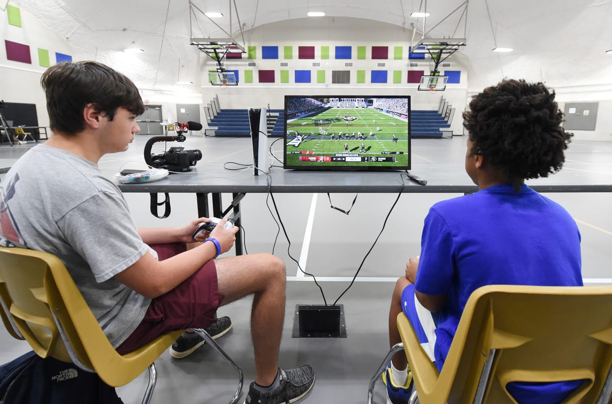 5 advanced College Football 25 controls to take your game to the next level