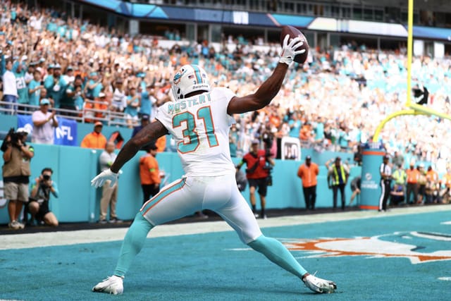 Dolphins RB Raheem Mostert sets expectations for De’Von Achane after ...